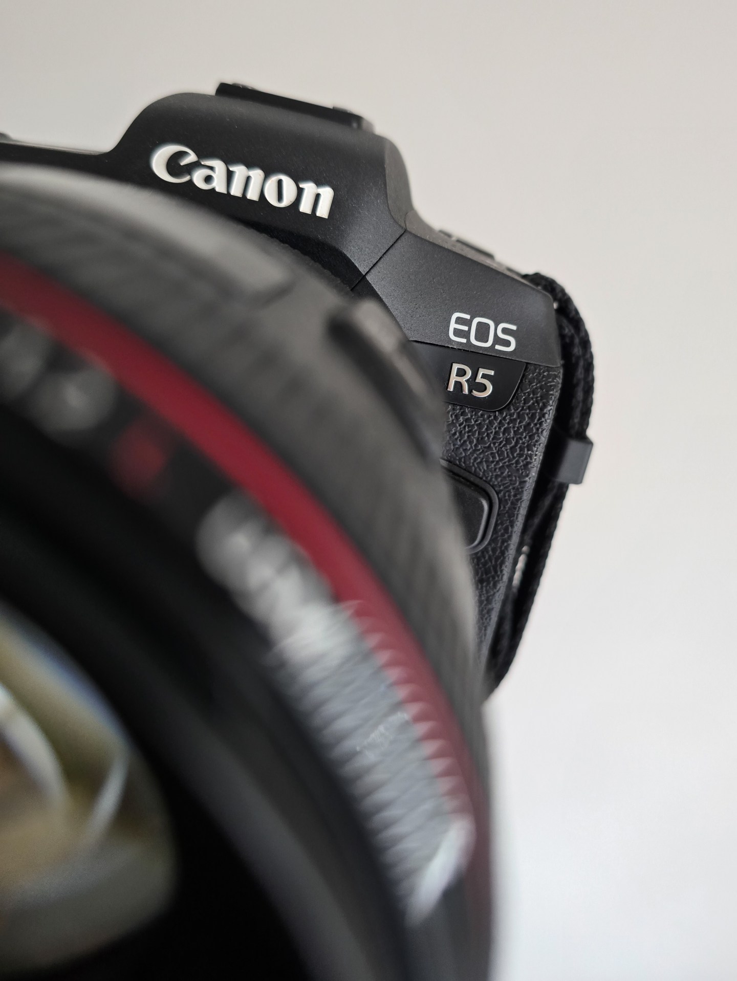 Canon R5 vs. Canon R5 Mark II: An In-Depth Comparison – KRx Media